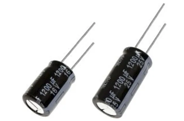 Panasonic 220μF Aluminium Electrolytic Capacitor 100V dc, Radial, Thro ...
